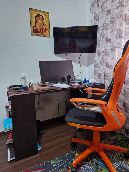 Dormitor tineret cu birou și scaun inclus Valea Stanii • OLX.ro