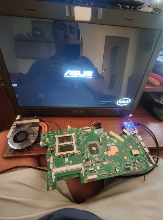 Display 17,3 Led 40pini - Asus Rog G75V G73j G73 series Resita • OLX.ro