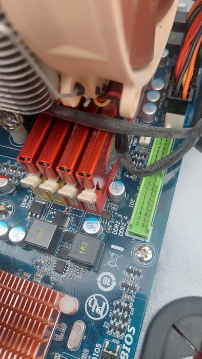 Unitate PC Dextop Componente Sanpetru • OLX.ro