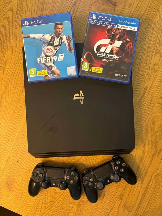 PS4 Pro + 2 контролера и 2 игри гр. Пловдив Южен • OLX.bg