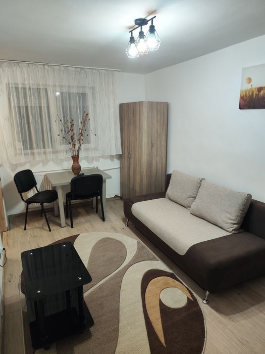 Inchiriez garsoniera zona Olosig Oradea • OLX.ro