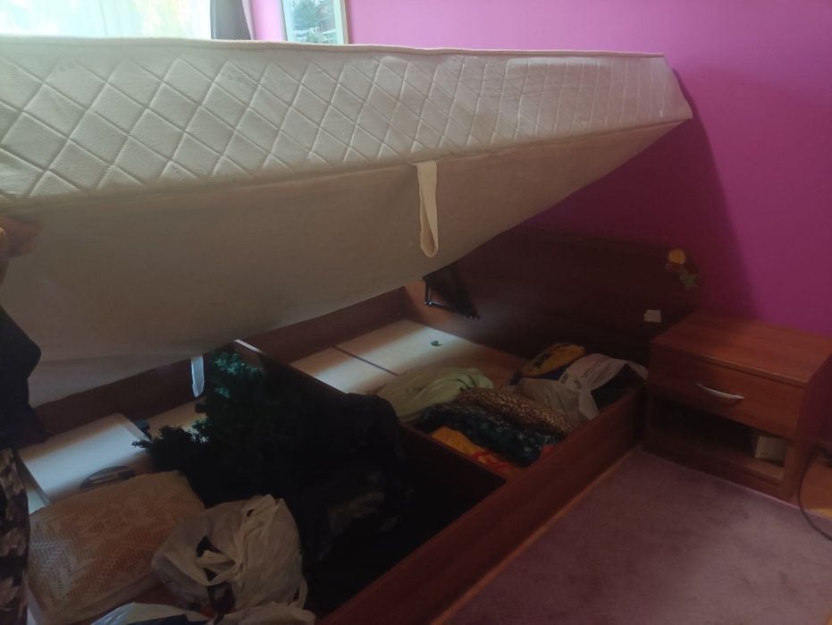 Спалня с матрак и повдигаш механизъм 144/190 гр. Благоевград Еленово 2 • OLX.bg