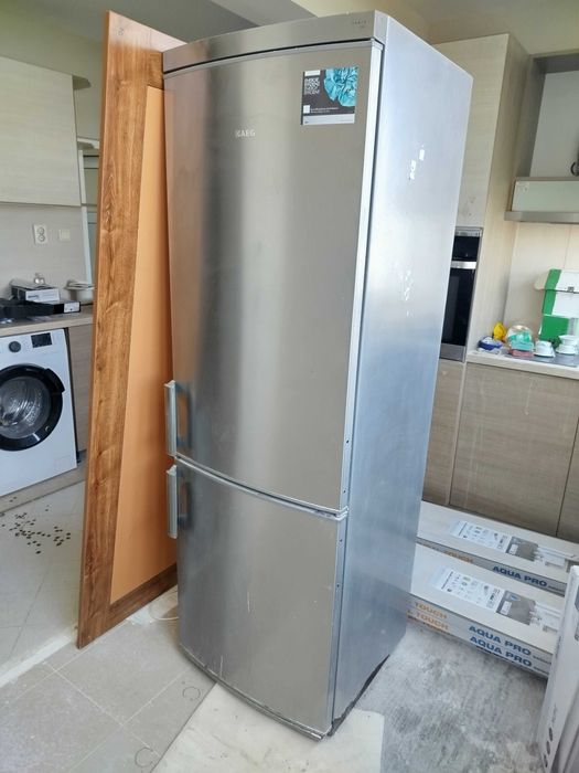 Хладилник AEG инокс гр. Каспичан • OLX.bg