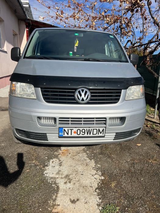 Volkswagen Transporter T5 8+1 locuri. Targu Neamt • OLX.ro