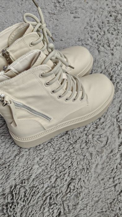 Ghete crem din panza 50 lei Sibiu • OLX.ro