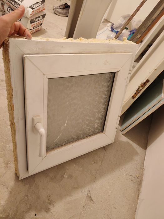 Geam termopan baie Botosani • OLX.ro