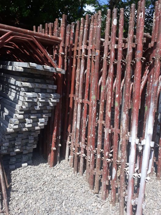 Schela metalica si podine Balotesti • OLX.ro