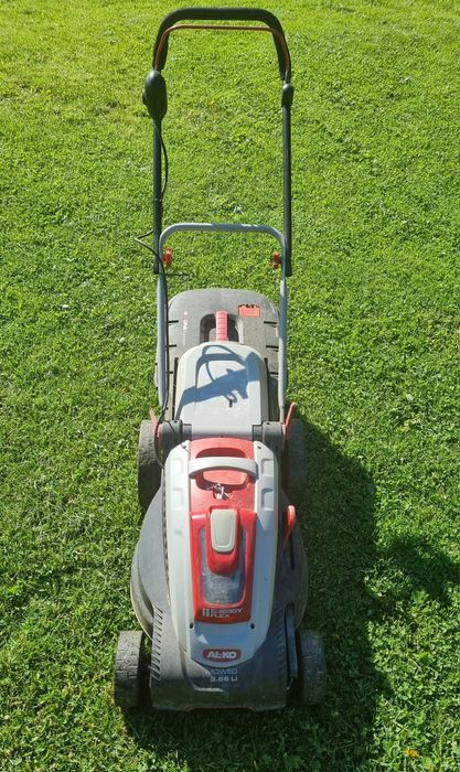 Mașină de tuns iarba pe acumulatori: Alko Moweo 3.85 Hateg • OLX.ro