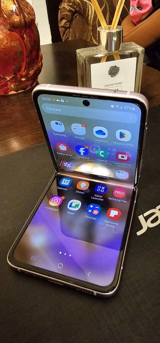 Samsung Z Flip 3 Constanta • OLX.ro