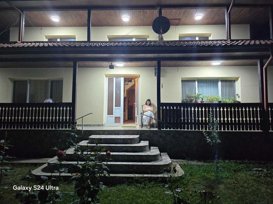 Casa mare cu etaj si cu teren Nicoresti, jud. Galati Dobrinesti • OLX.ro
