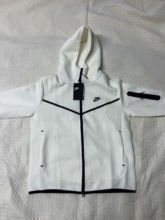 Nike Tech fleece alb full Satu Mare • OLX.ro
