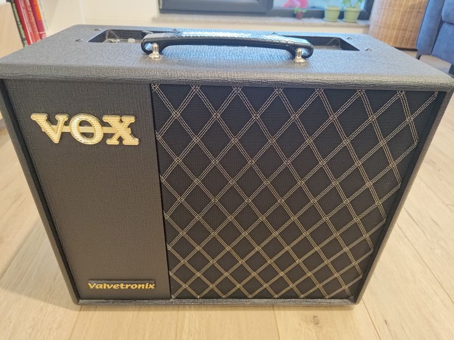 Chitara Fender Squire Telecaster + Amplificator Vox VT40X Bucuresti ...