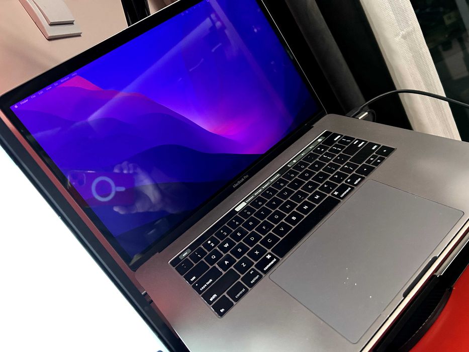 Лаптоп MacBook Pro (15-inch, 2016) - i7, 1TB SSD, 16GB RAM гр. София Младост 4 • OLX.bg