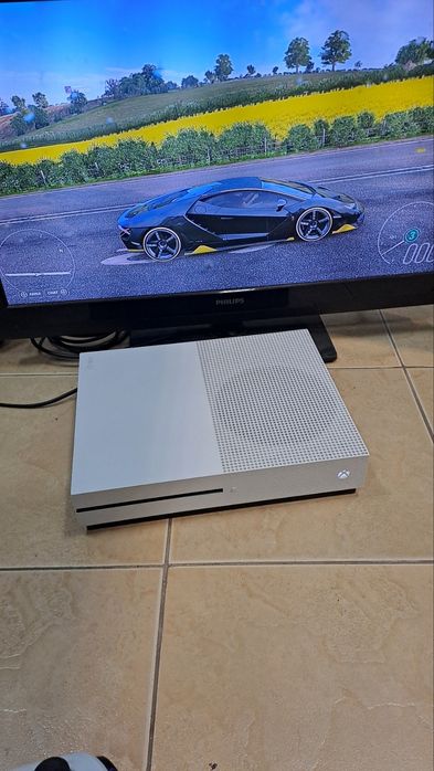 Xbox ONE 1TB без джойстик+4вградени игри-330лв гр. Русе Възраждане • OLX.bg