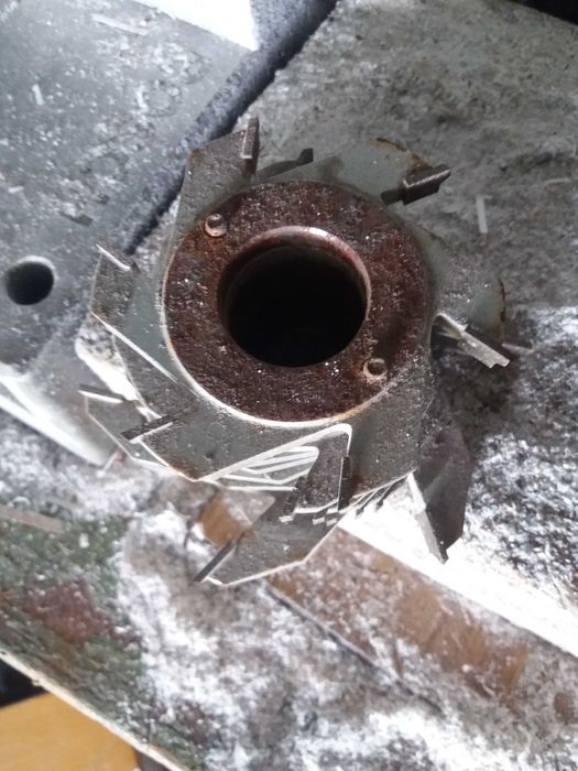 Cutite freza montant pvc Petrosani • OLX.ro