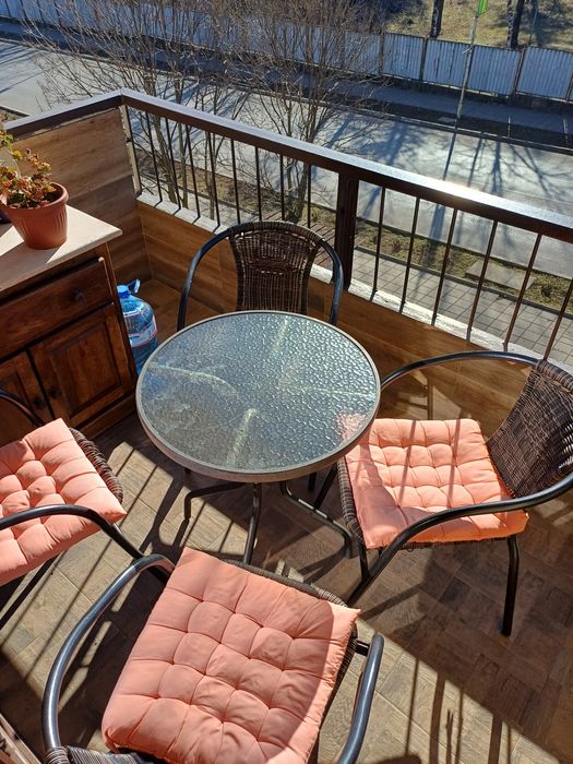 Маса със 4 стола гр Берковица • Olx Bg