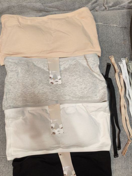 Set de 4 bustiere cu burete si bretele S- M din bumbac Sebes • OLX.ro