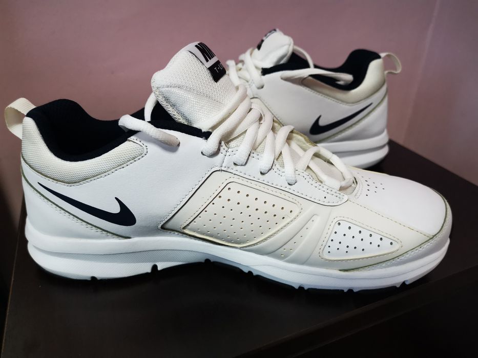Nike albi pilele Craiova • OLX.ro