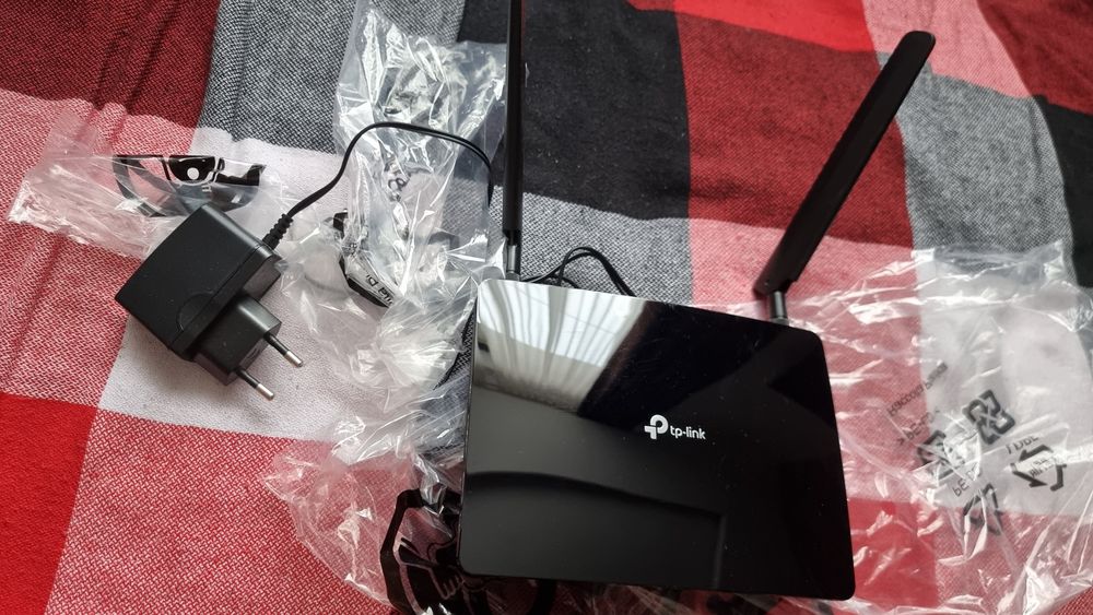 Router WiFi compatibil SIM (wifi cu orice cartela) TP-Link TL-MR150 ...