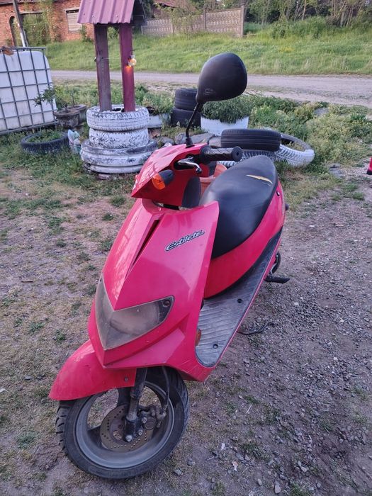 Vând scuter Suzuki estilete Honorici • OLX.ro