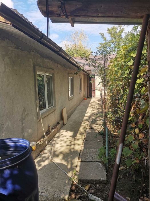 Casa cu curte de 2000 m2 + spațiu comercial Dorobantu • OLX.ro