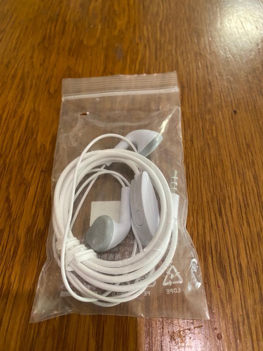 Cutii originale Iphone diverse modele si casti telefon Bucuresti ...