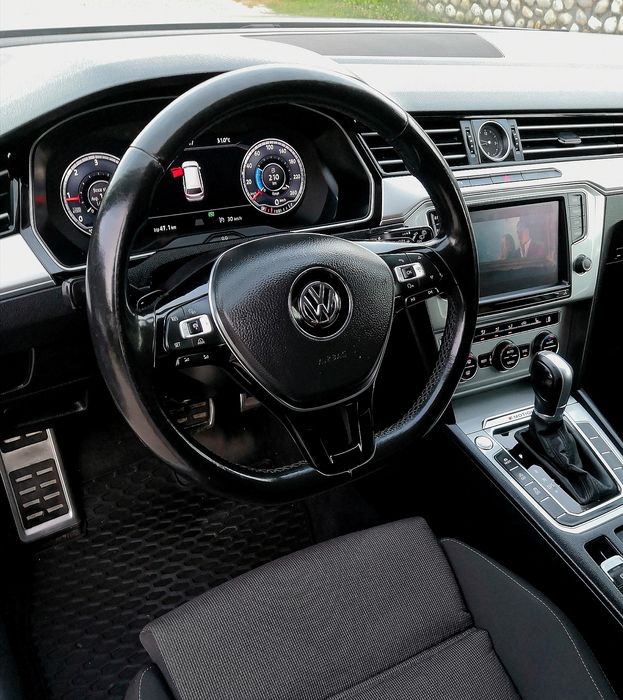 VW Passat BiTurbo 240 CP , 4Motion (4X4), DISTRONIC Slatina • OLX.ro
