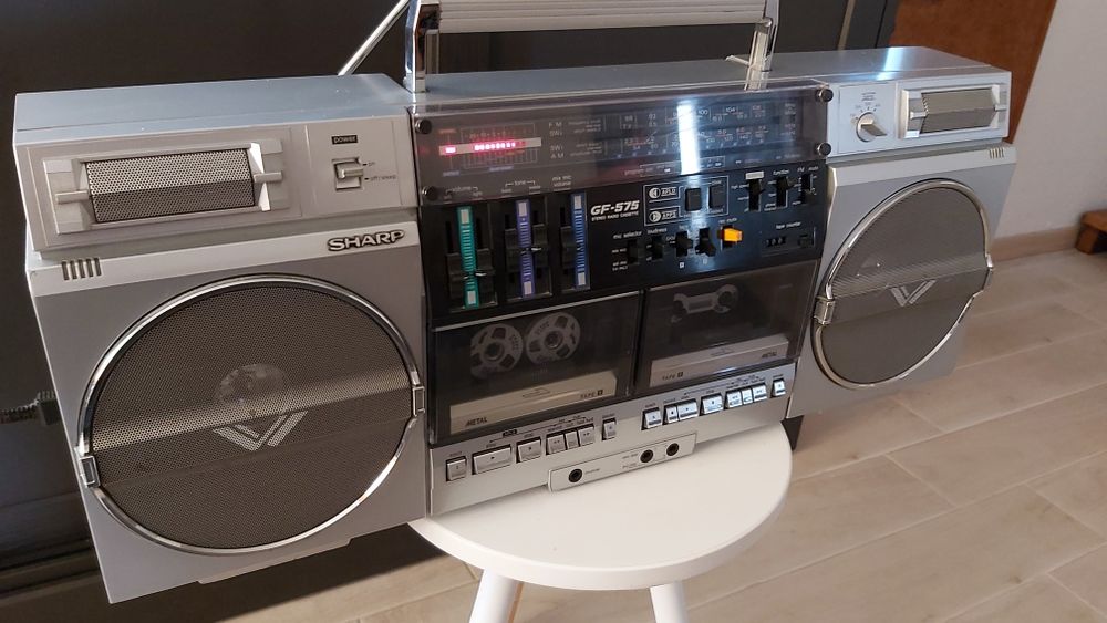 Касетофон SHARP GF 575 ZB гр. София м-т Гърдова глава • OLX.bg