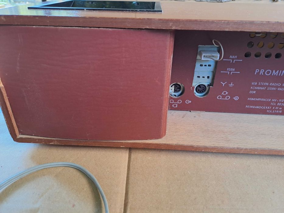 Radio casetofon Prominent Duo 200 functional an 1974 Bascov • OLX.ro