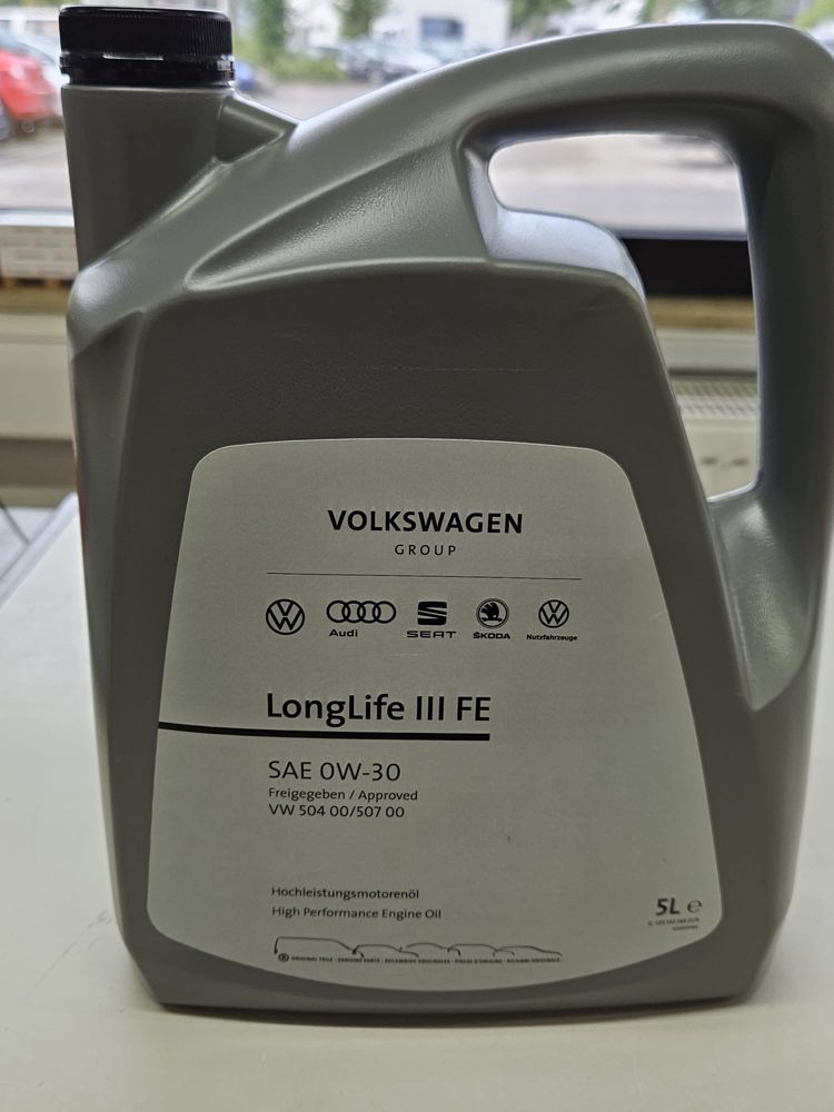 Vând ulei motor grupul VAG Longlife III FE 0W-30 Mosnita Noua • OLX.ro