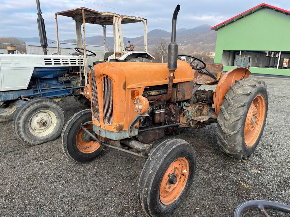 Tractor Fiat 411, 4 pistoane, 45cp, Agrotab Maramures Cicarlau • OLX.ro