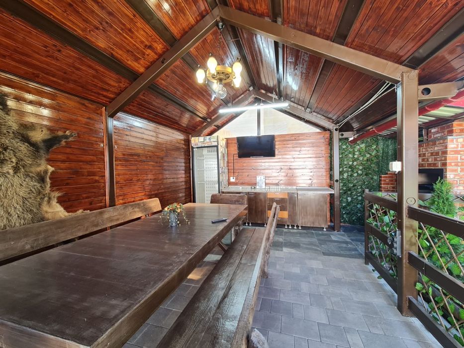 Casa cu 2 apartamente/curte privata- zona Craiter Brasov • OLX.ro