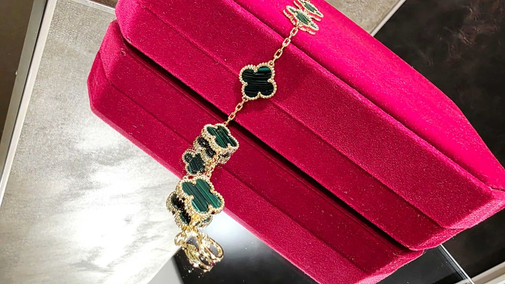 Van Cleef & Arpels VCA Gold Malachite 5 Vintage Alhambra Дамска Гривна ...