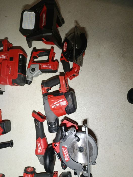 Scule milwaukee nu hilti rotopercutor filetanta circular flex ferăstr Roman • OLX.ro
