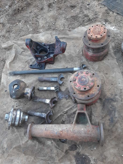 Piese tractor 445 UTB 640 UTB ,Punte Planetare ,orice piesa si DT 651 ...