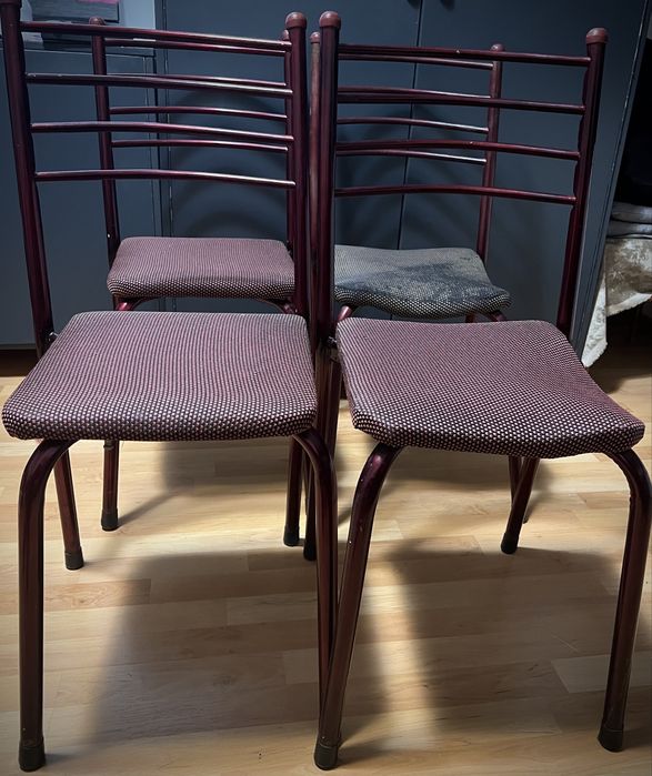 Vand 4 Scaune - cadru metalic - toate la pretul afisat Cluj-Napoca • OLX.ro