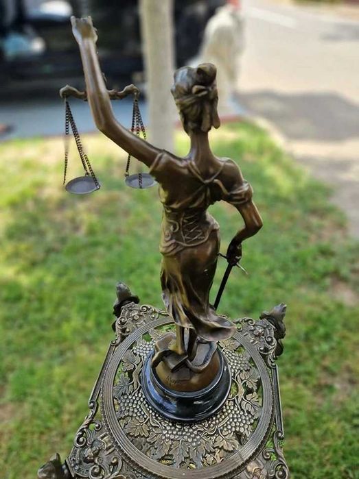 Statueta din bronz Arad • OLX.ro