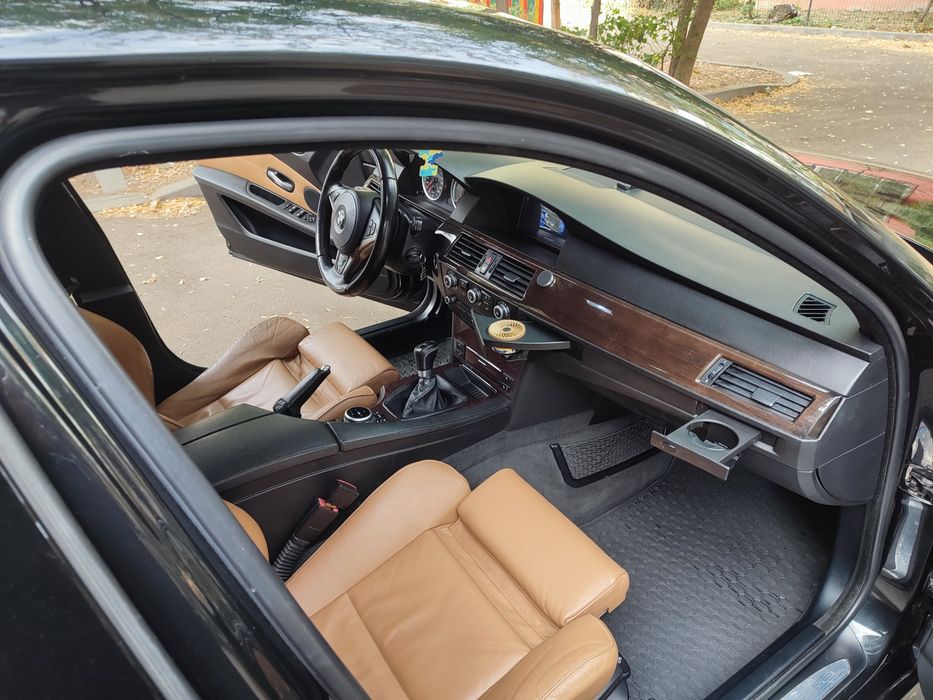Bmw E60 520D LCI Mpack Craiova • OLX.ro
