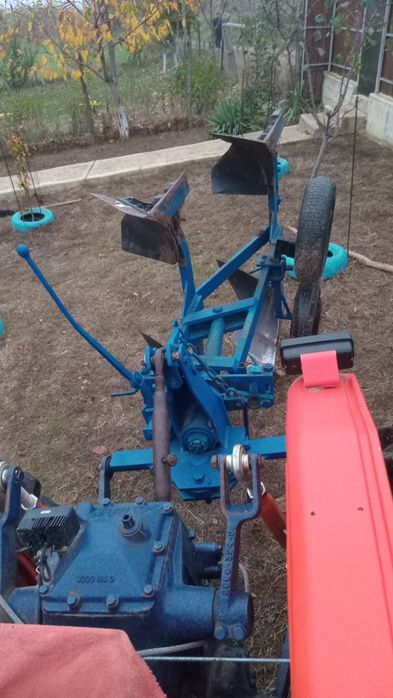 Plug reversibil manual pentru tractor de 60 cap an sus Zimbru • OLX.ro