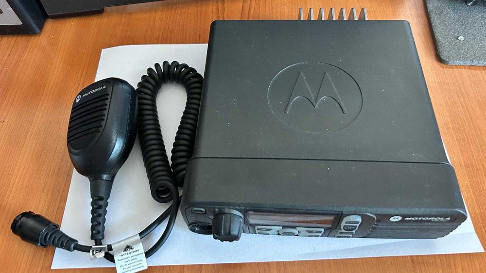 Motorola DM 3601 UHF 403-470 MHz putere 5-30W analog,DMR + cablu progr ...