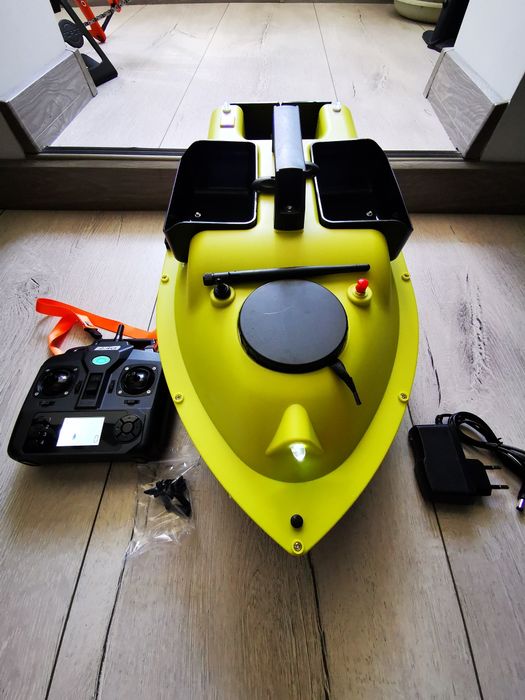 Barcuta GPS vaporaș navomodel pescuit plantat nadit 2 motorase 3 cuve ...