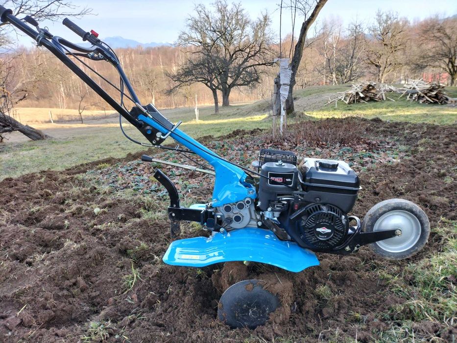 Placa compactoare/mai compactor/vibrator beton/picamer/motosapa Brasov ...