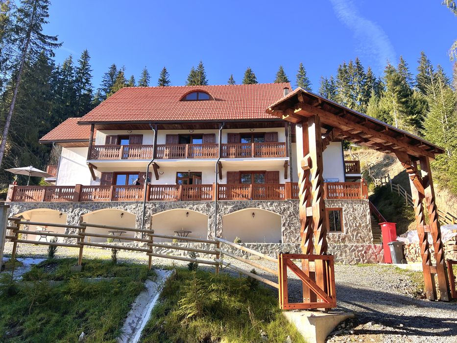 Pensiune de închiriat cabana vila lac Belis Marisel Apuseni Cluj ...