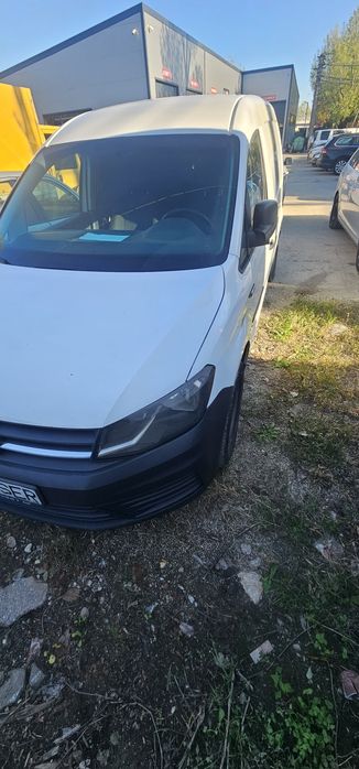 Vand volkswagen caddy maxi din 2016, 1.6tdi 105cp, ușor avariat Targoviste • OLX.ro