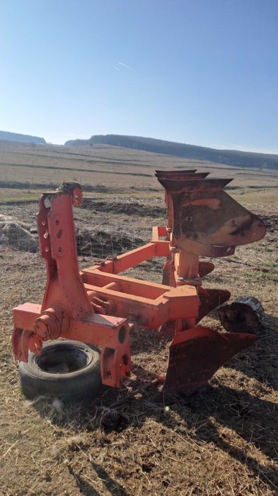 Plug reversibil 3 cormane Vingard • OLX.ro