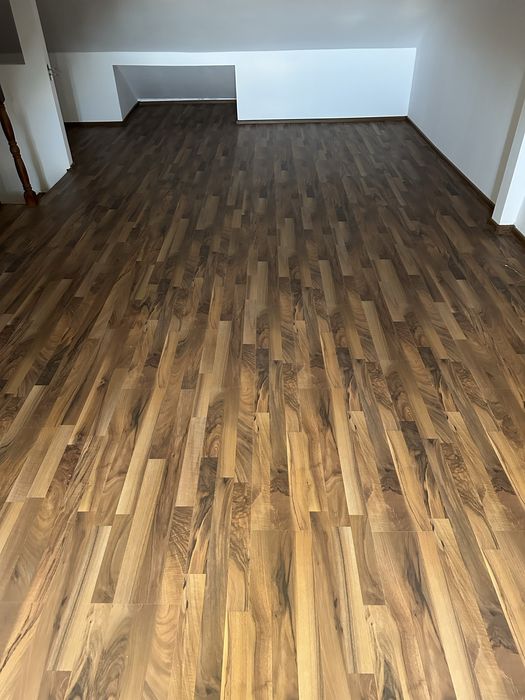 Parchet laminat 8mm Nuc – ca nou + plinte cadou Bucuresti Sectorul 4 ...