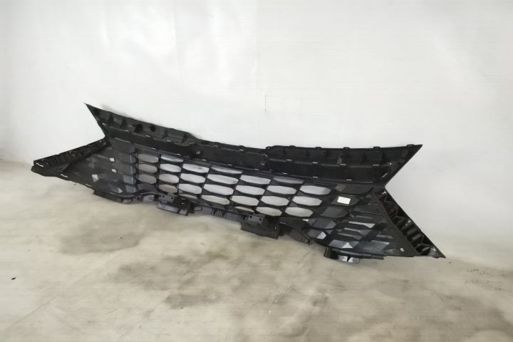 Grila Centrala Radiator Originala In Stare Buna 2021 2022 2023 2024 Ki Bucuresti Sectorul 6 • OLX.ro