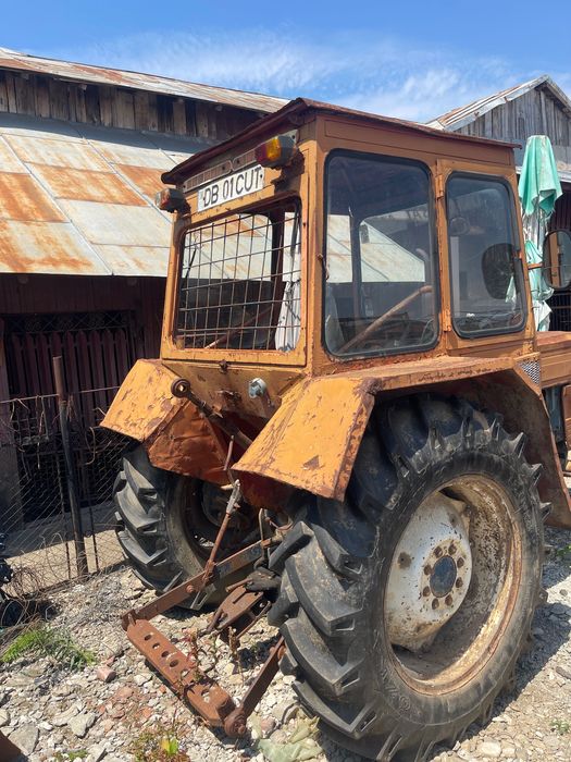 Vand tractor u445 1993 Baleni • OLX.ro