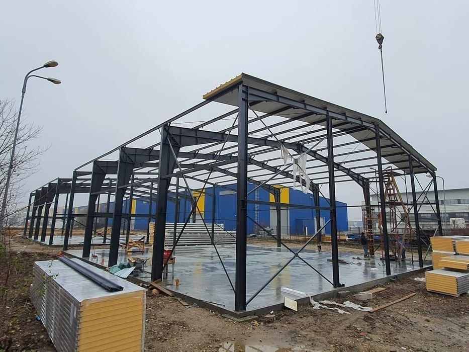 Vând Hala Metalica 10×20×4.65 Cu Panouri sandwich sau pe elemente ...
