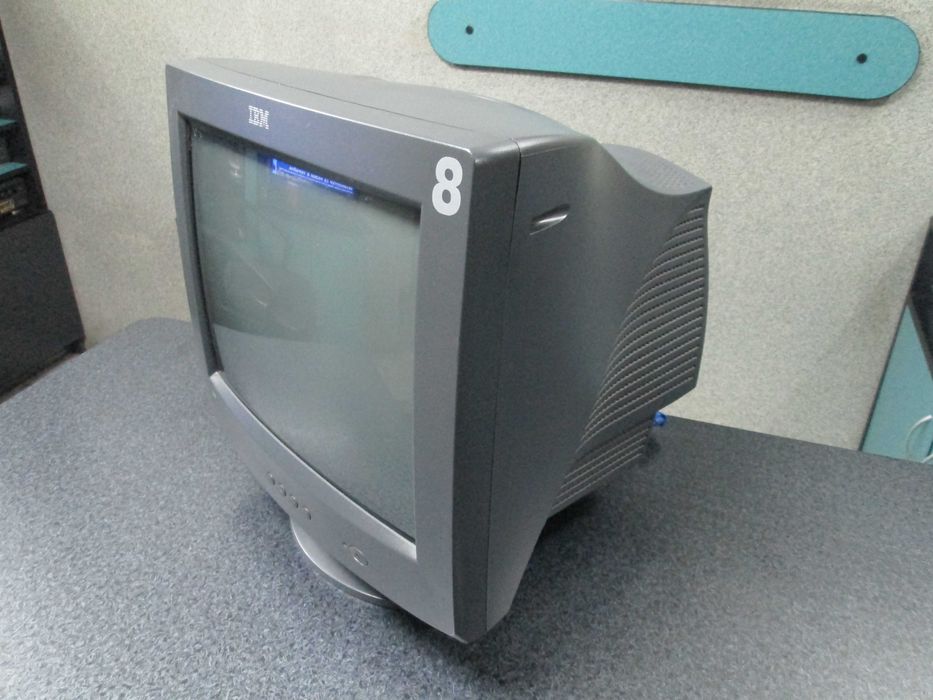 Продавам монитори IBM-17" и запазени компютърни кутии гр. Дупница • OLX.bg